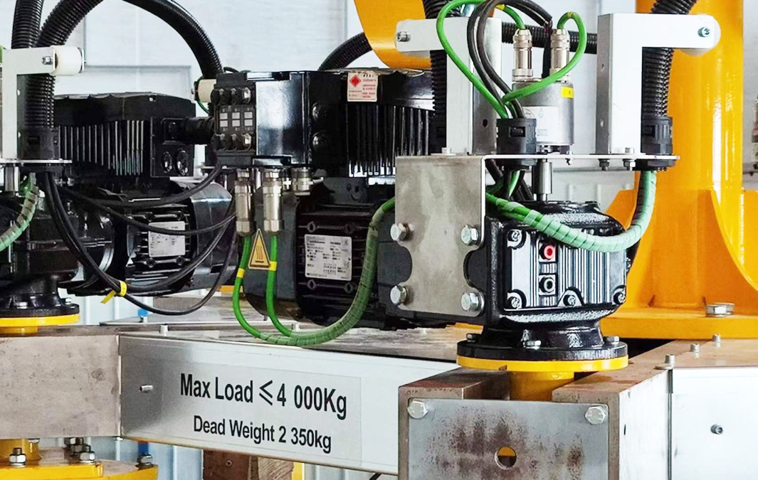 Mechanical Grippers For Paper Rolls